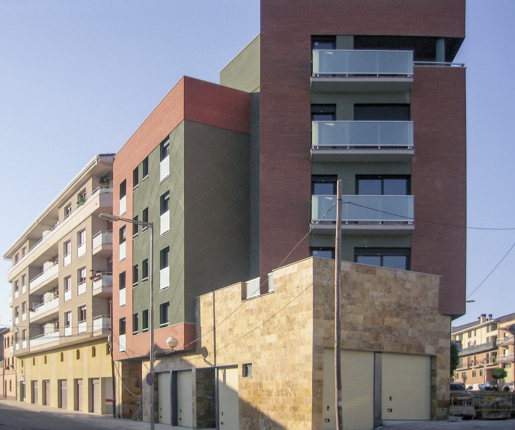 Edificio plurifamiliar de 11 viviendas, garajes y locales. - Brualla Alcaraz Arquitectos